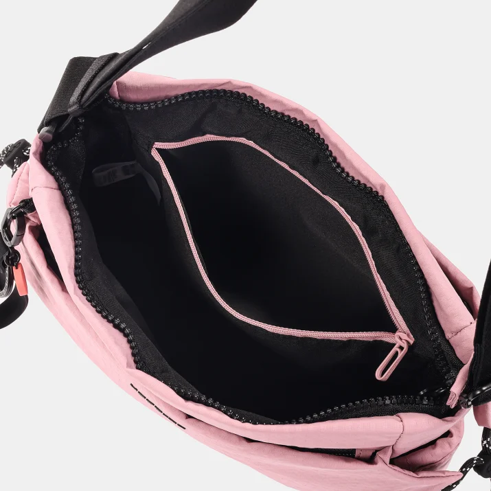 Hedgren String Makoto crossover torbica veličine M